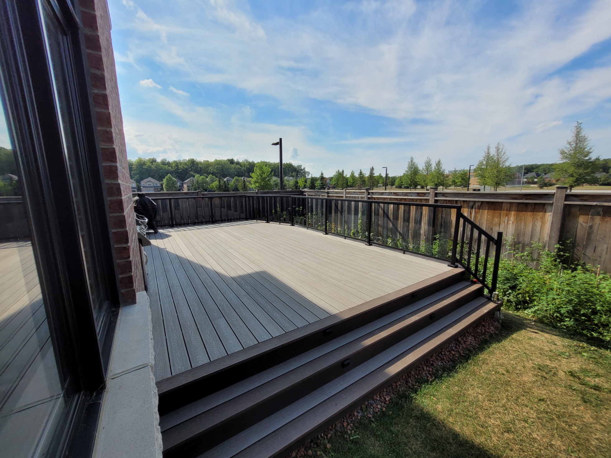 Maximizing Your Outdoor Space: The Benefits of Custom Decks - A.Maximum-Construction-Corp